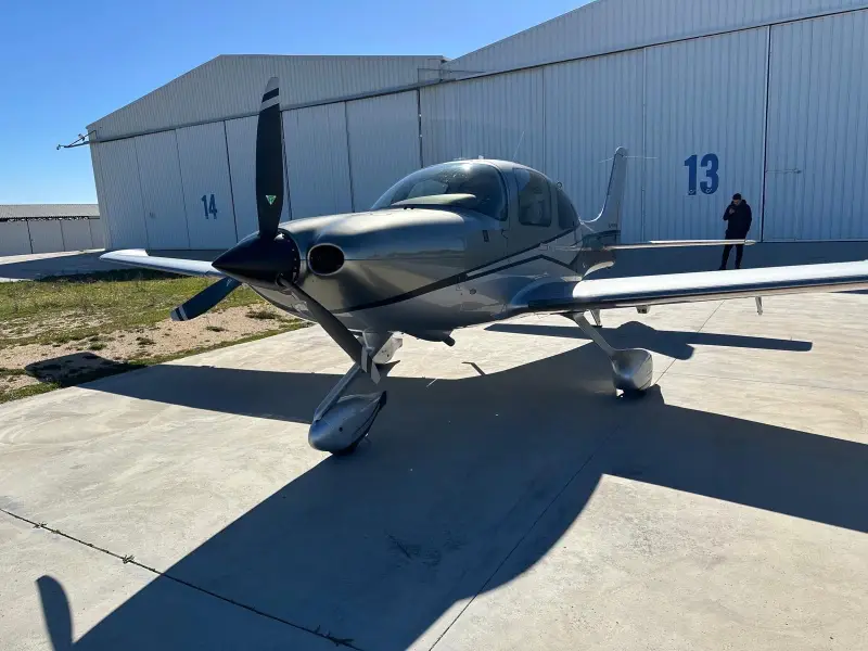 2017 Cirrus SR22 G6 GTS FIKI Single Engine Piston Aircraft (UNDER ...